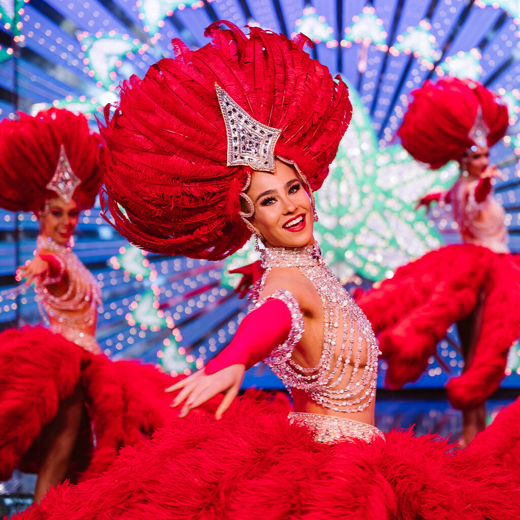The dancers of the Moulin Rouge: artists made to amaze you!