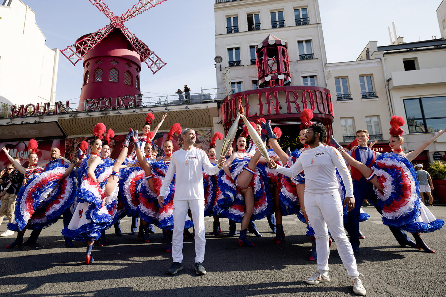 The dancers of the Moulin Rouge: artists made to amaze you!